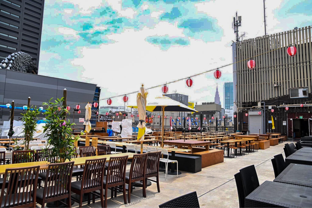 屋上BBQビアガーデン スカイビューテラス 新宿店 | みんなのビアガーデン部2025